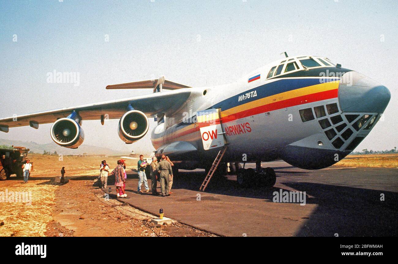 1994 - A Russian cargo aircraft arrive at Goma Airport to deliver ...