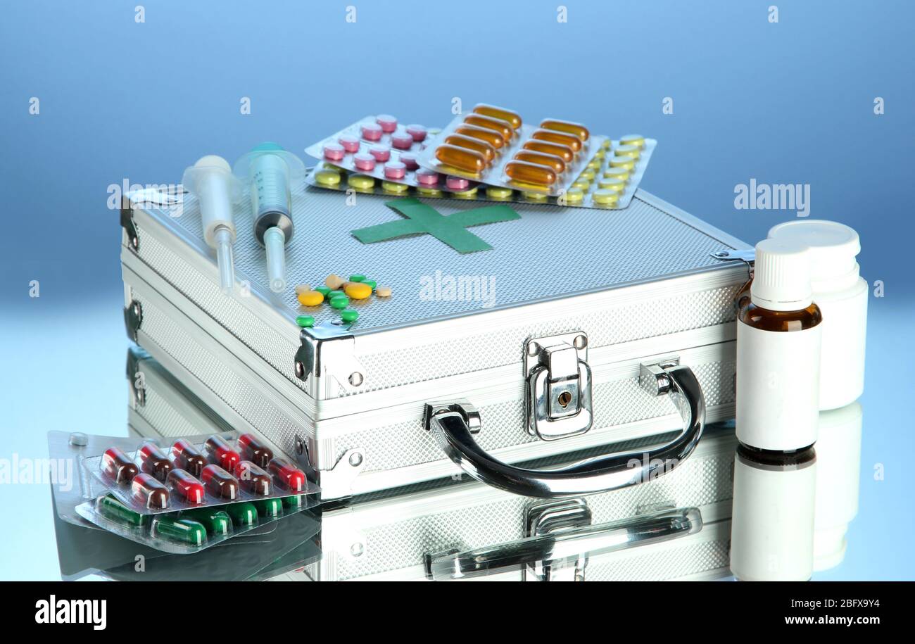 First aid box blue hi-res stock photography and images - Alamy