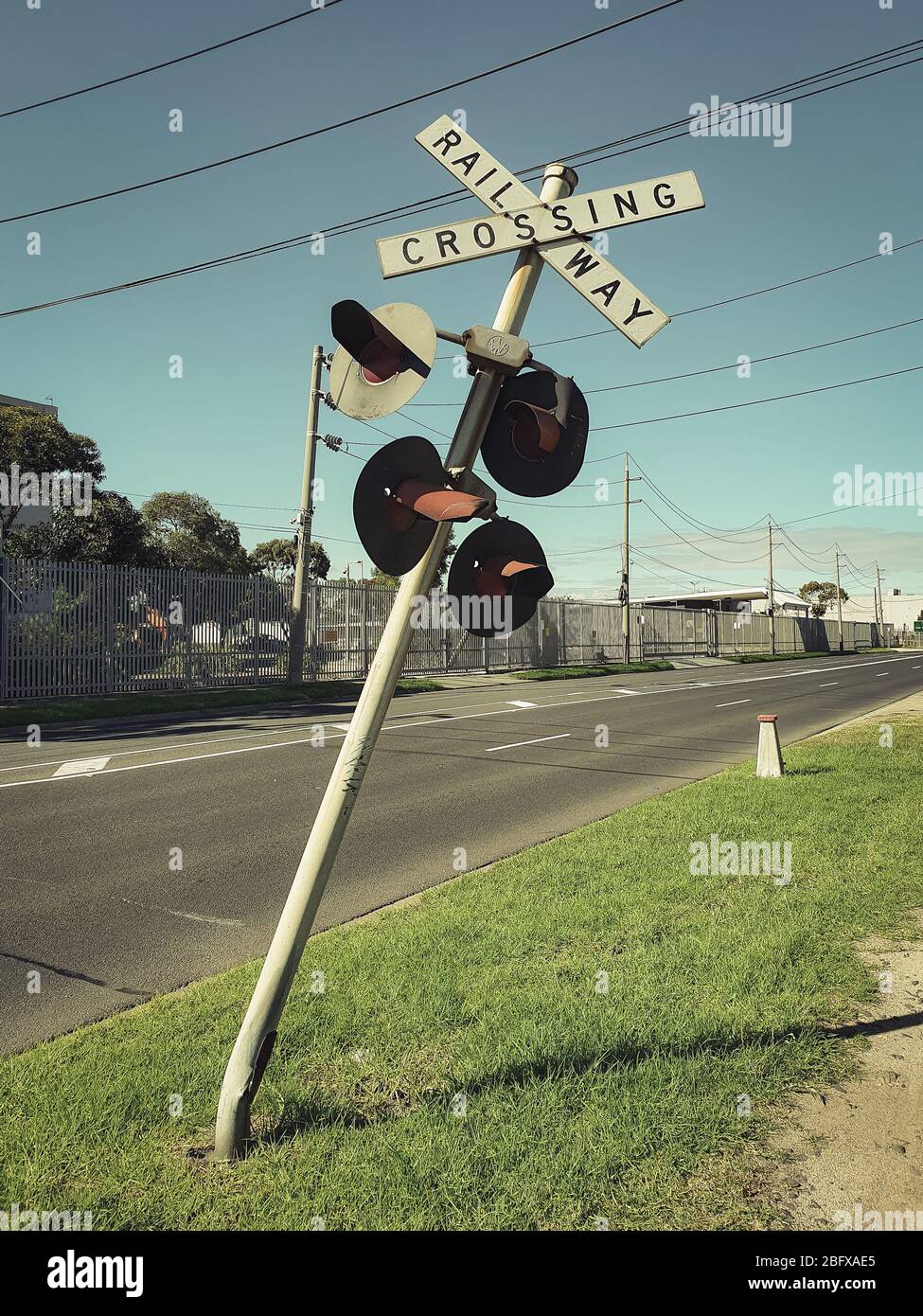 Abandoned railroad crossing sign hi-res stock photography and images ...