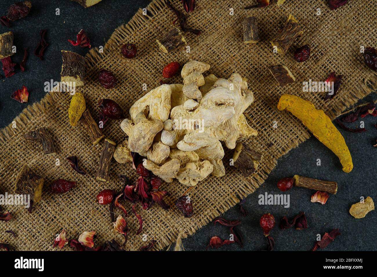 Dry ginger root Stock Photo - Alamy