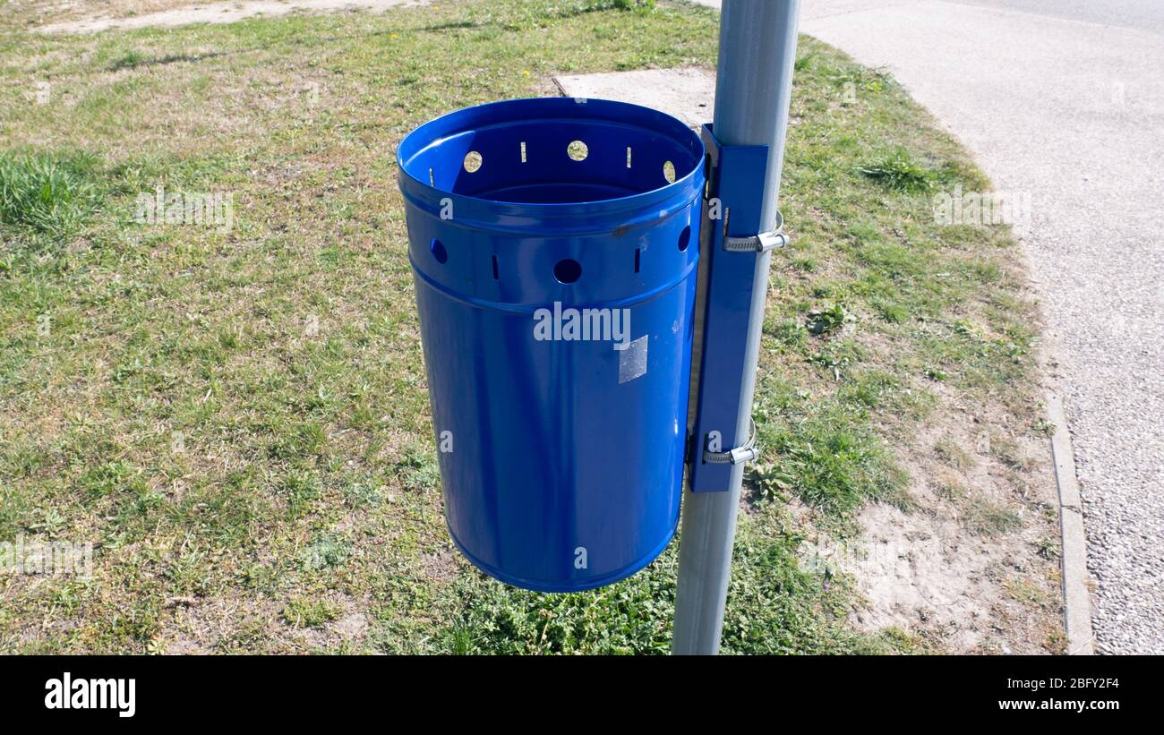 Empty Garbage Can