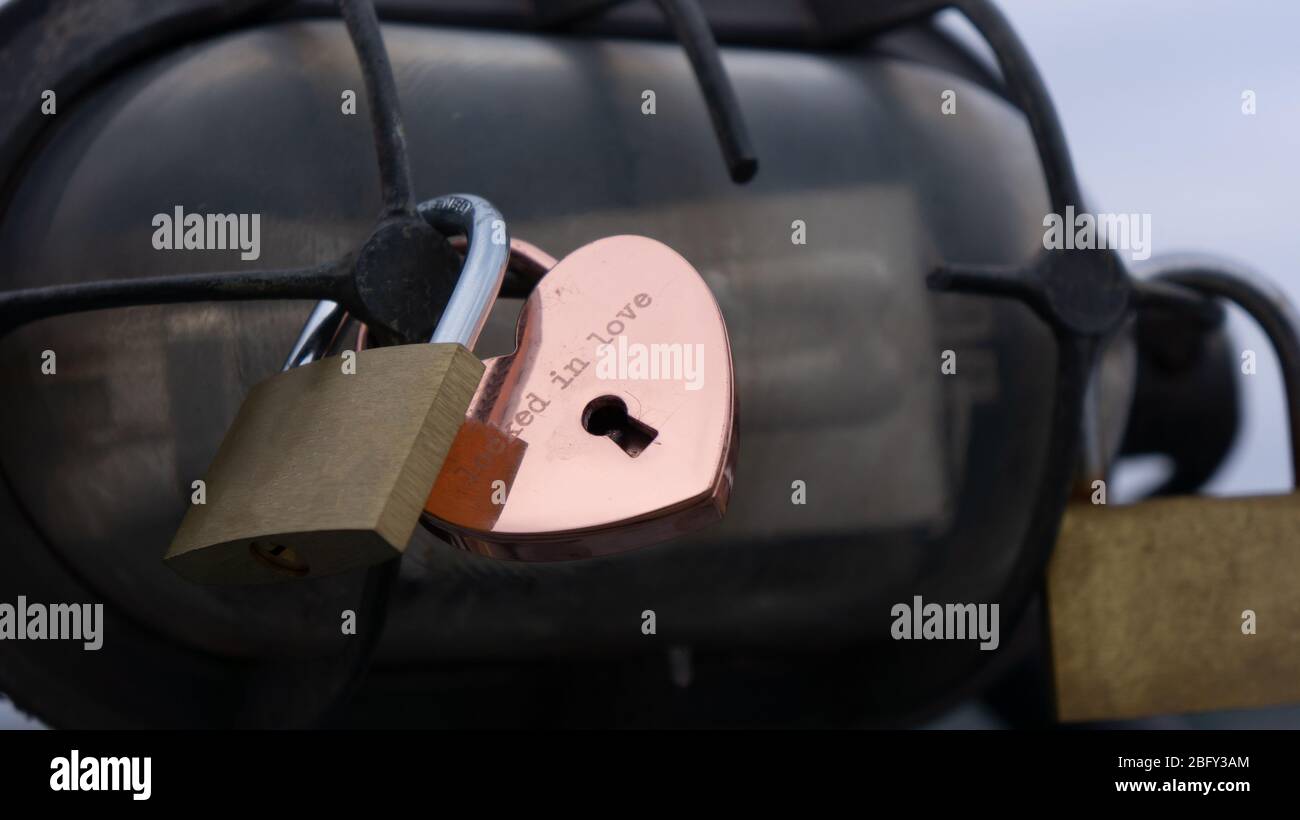 Lamp with padlock mounted on the Budapest Chain Bridge Stock Photo - Alamy