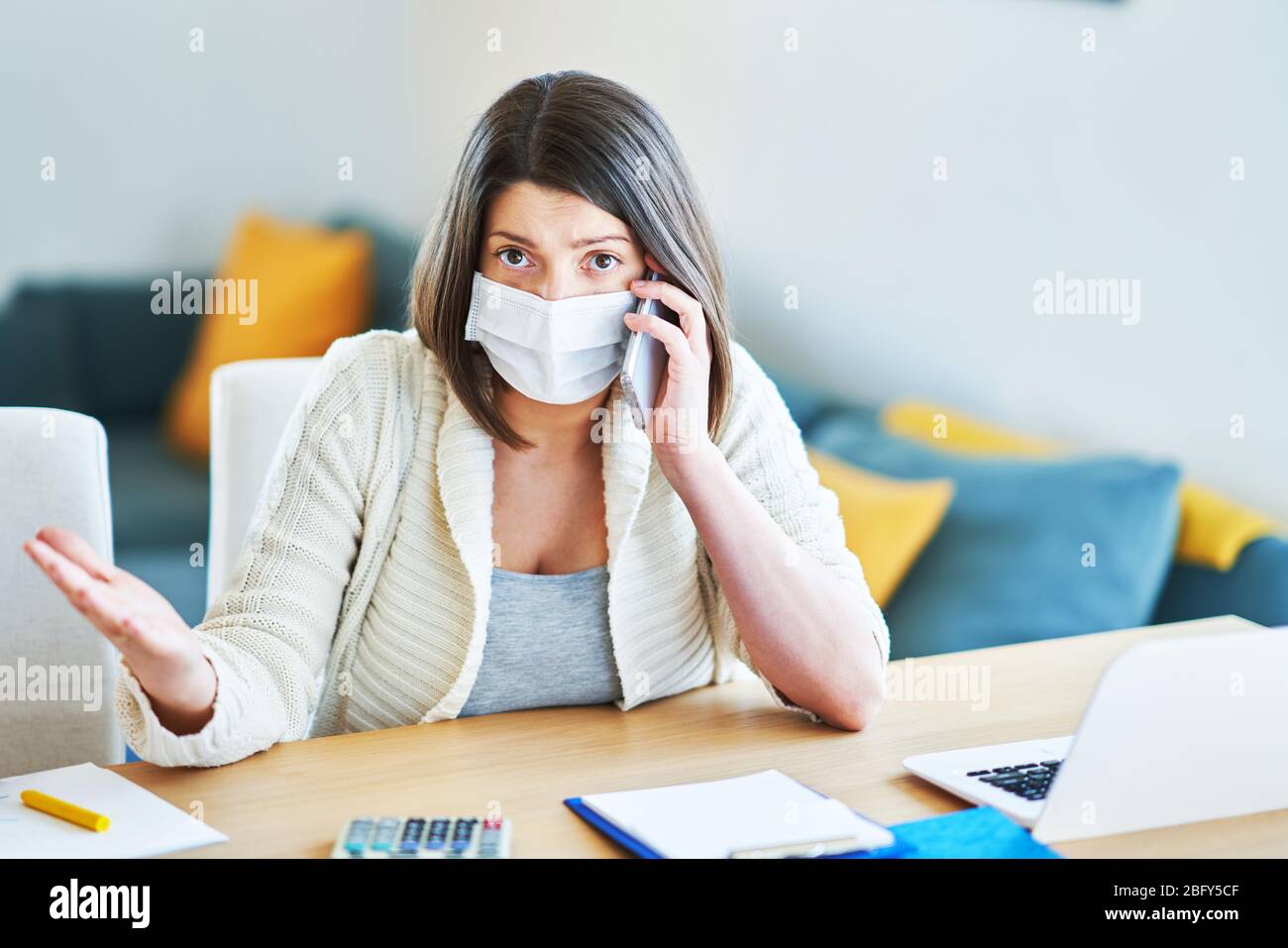 Exhausted office woman hi-res stock photography and images - Alamy