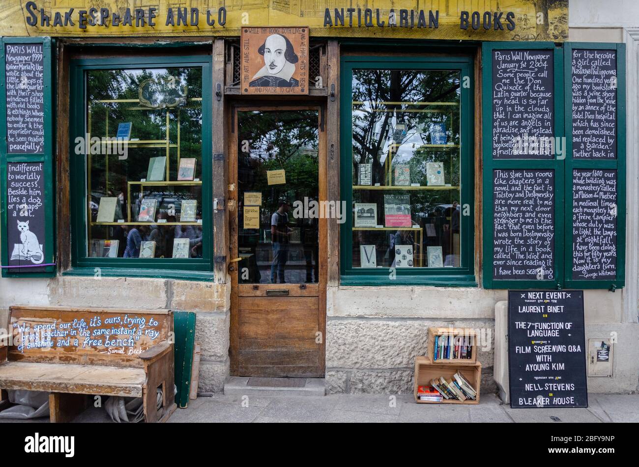Shakespeare and Company bookstore in Left Bank, Paris, France Stock ...