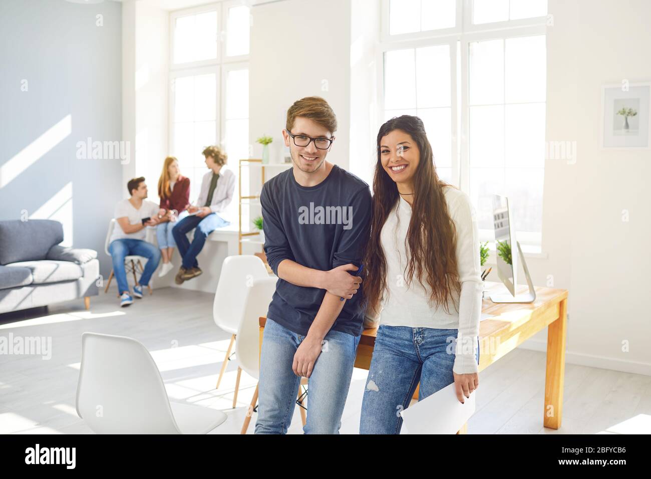 University students teamwork hi-res stock photography and images - Alamy