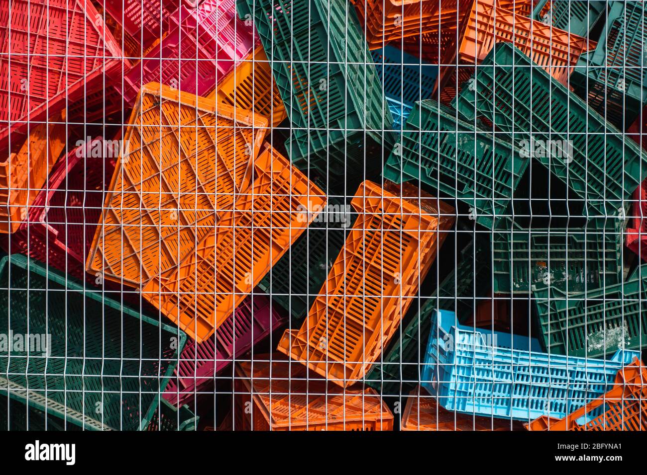 Mesh transport box hi-res stock photography and images - Alamy