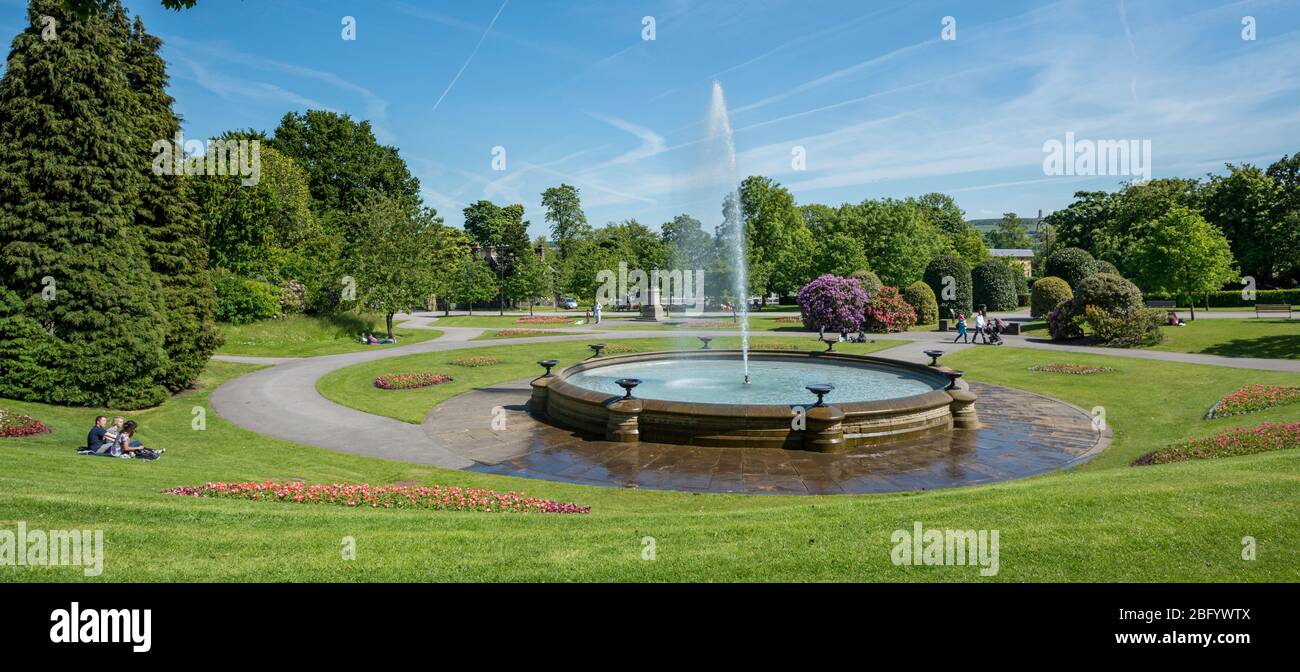The Italian Garden and fountain in Greenhead Park, Huddersfield, West ...