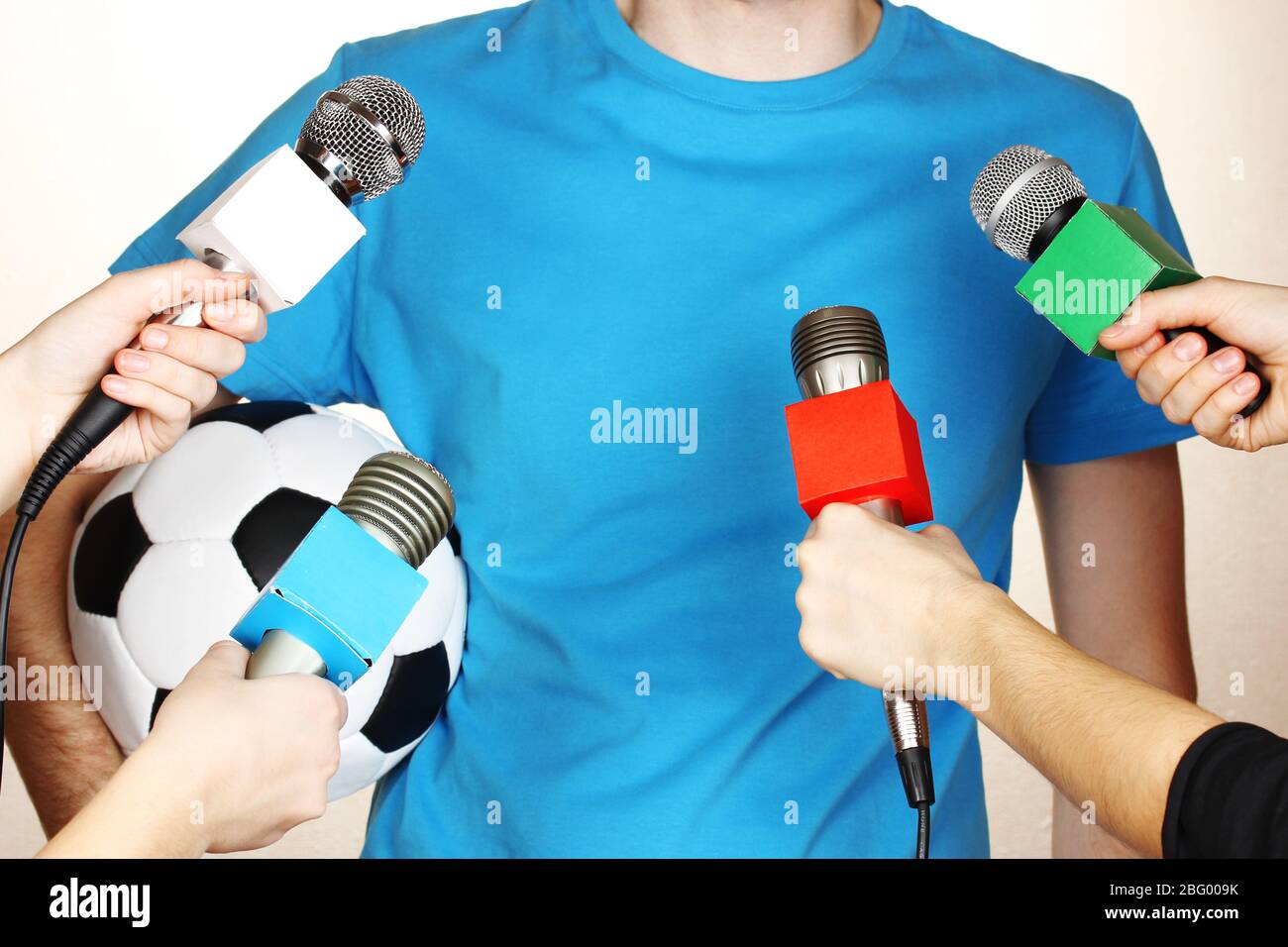 Media microphones football hi-res stock photography and images - Alamy