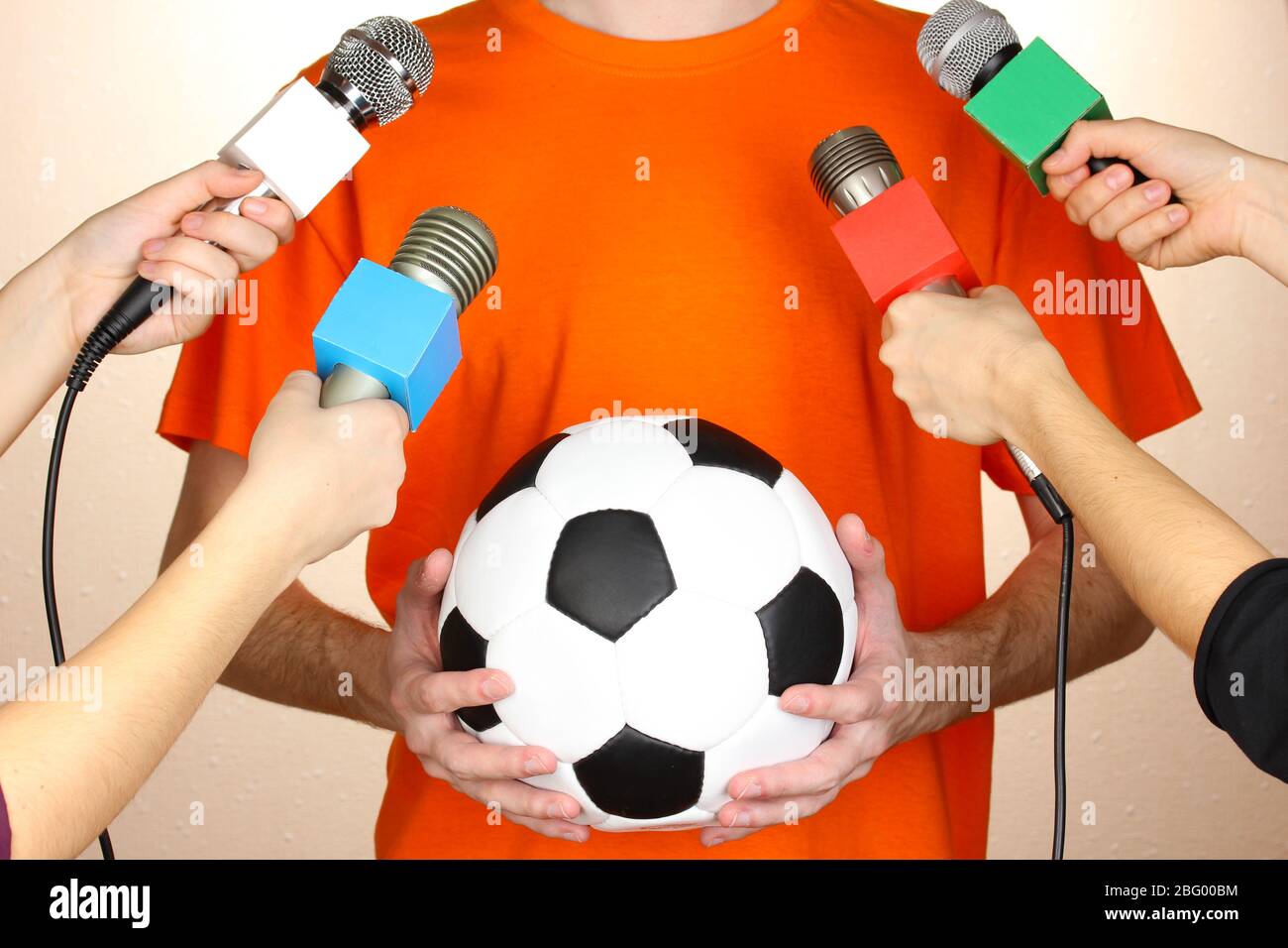 Media microphones football hi-res stock photography and images - Alamy