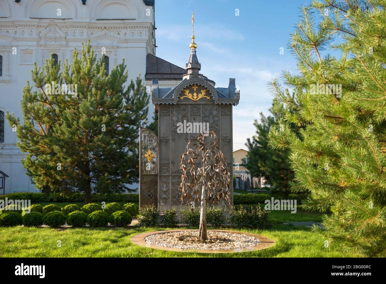MUROM, RUSSIA - AUGUST 24, 2019: Metal "entrance" chapel of Seraphim of ...