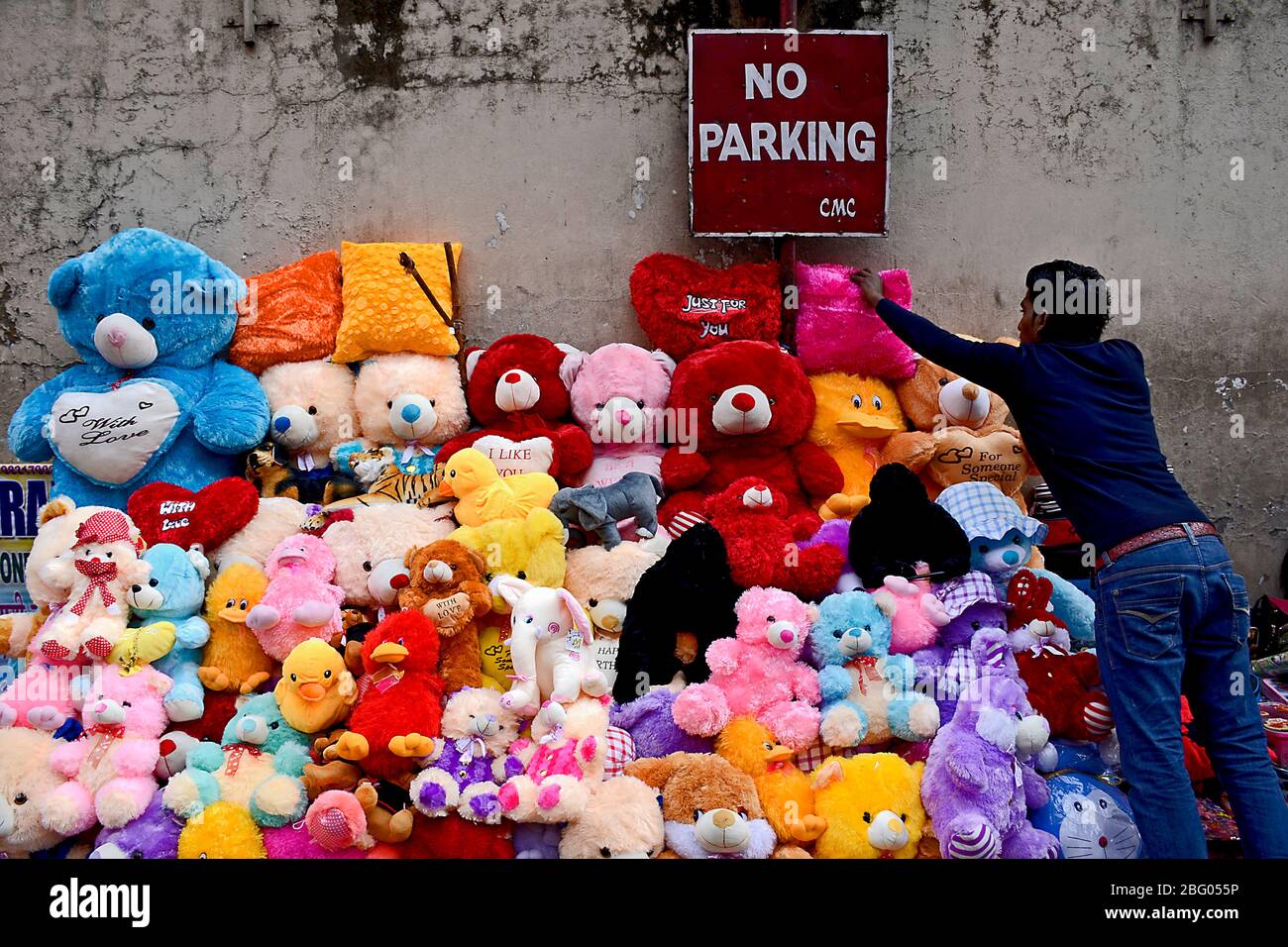 Indian dolls hi-res stock photography and images - Alamy