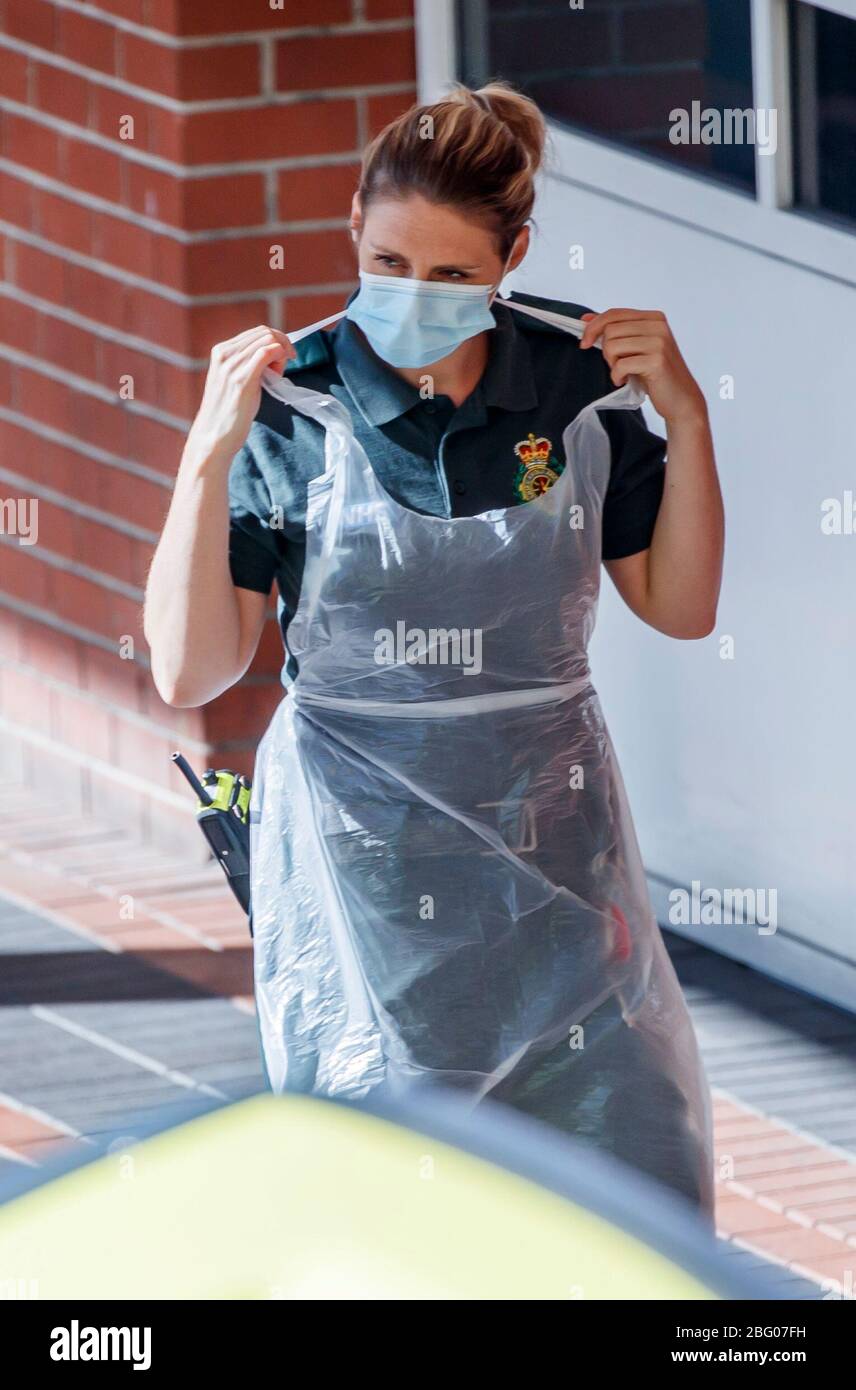 An paramedic wears a face mask outside leeds general infirmary hi-res ...