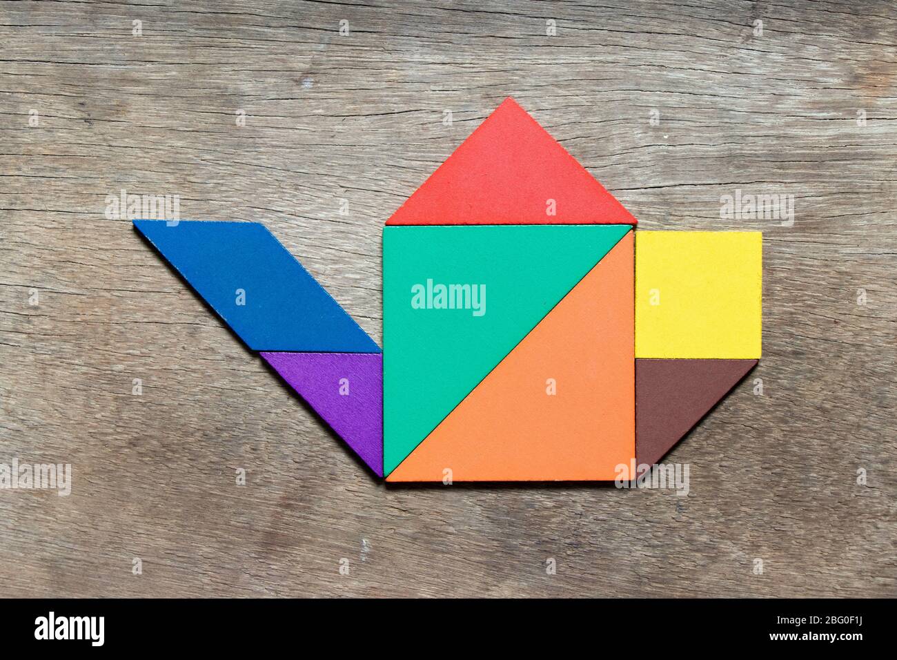 Chinese puzzle pot hi-res stock photography and images - Alamy