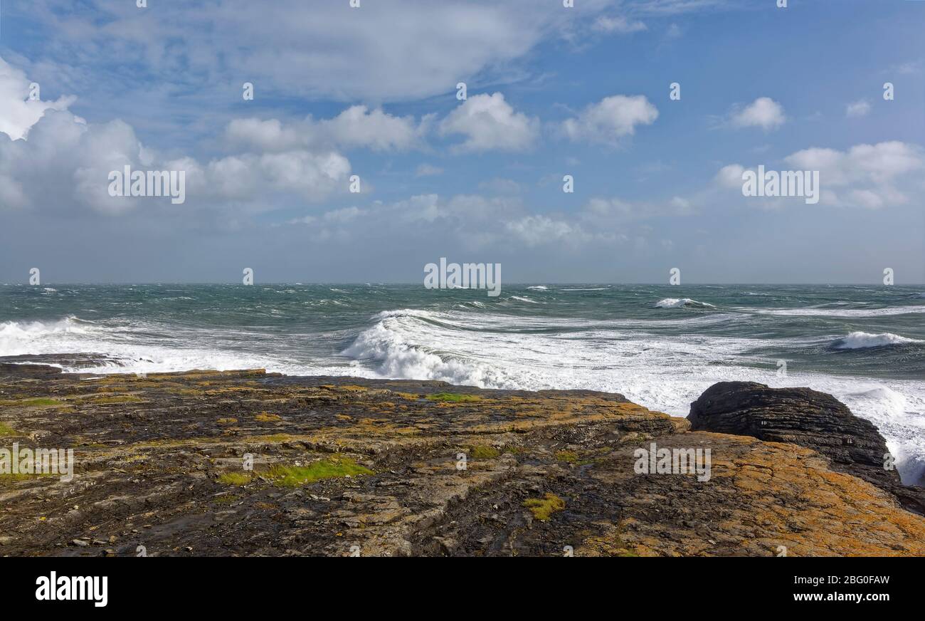 Low breaking winds hi-res stock photography and images - Alamy