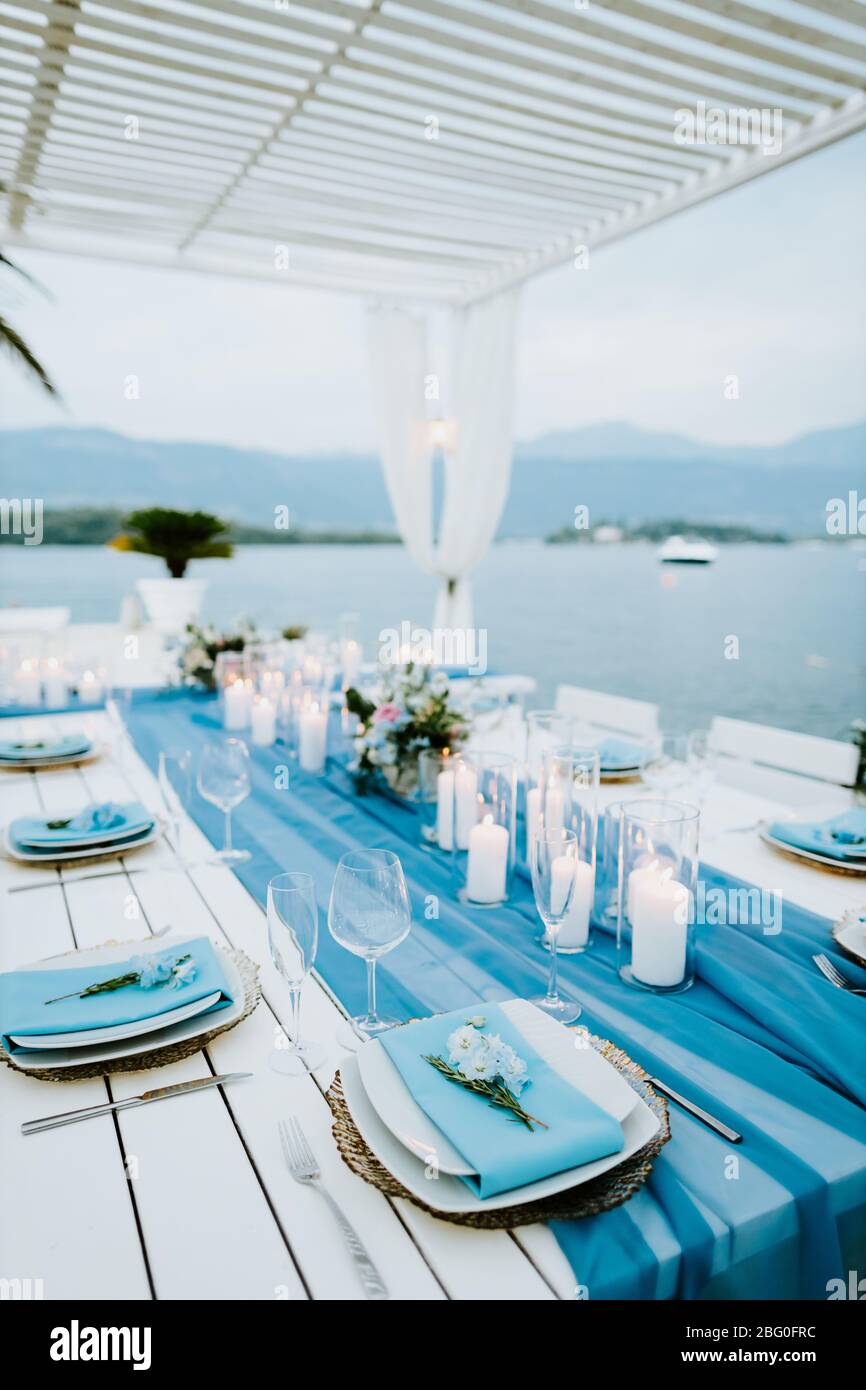 Candlelight Dining table party decoration. Table decoration for dining ...