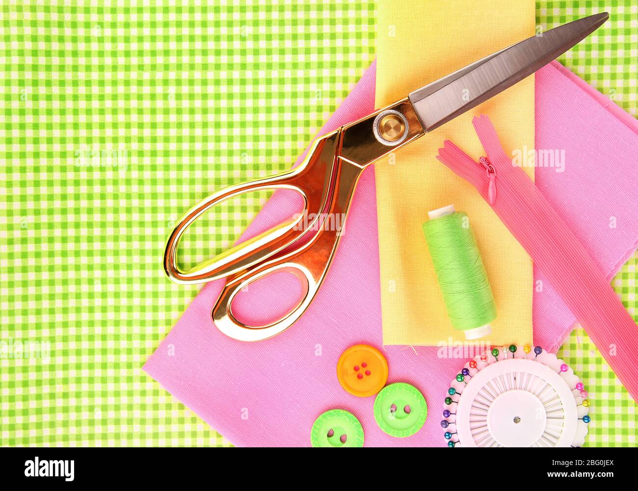 Fabric cuttings hi-res stock photography and images - Alamy