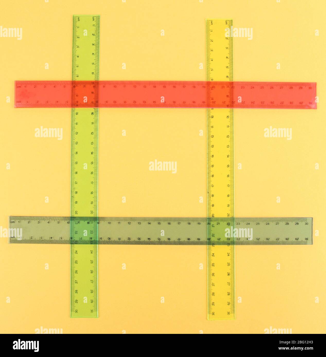 Yellow rulers hi-res stock photography and images - Alamy