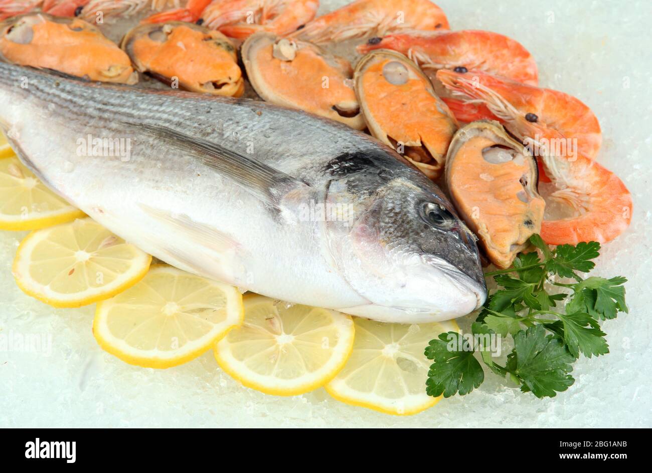 Fresh seafood on ice Stock Photo - Alamy
