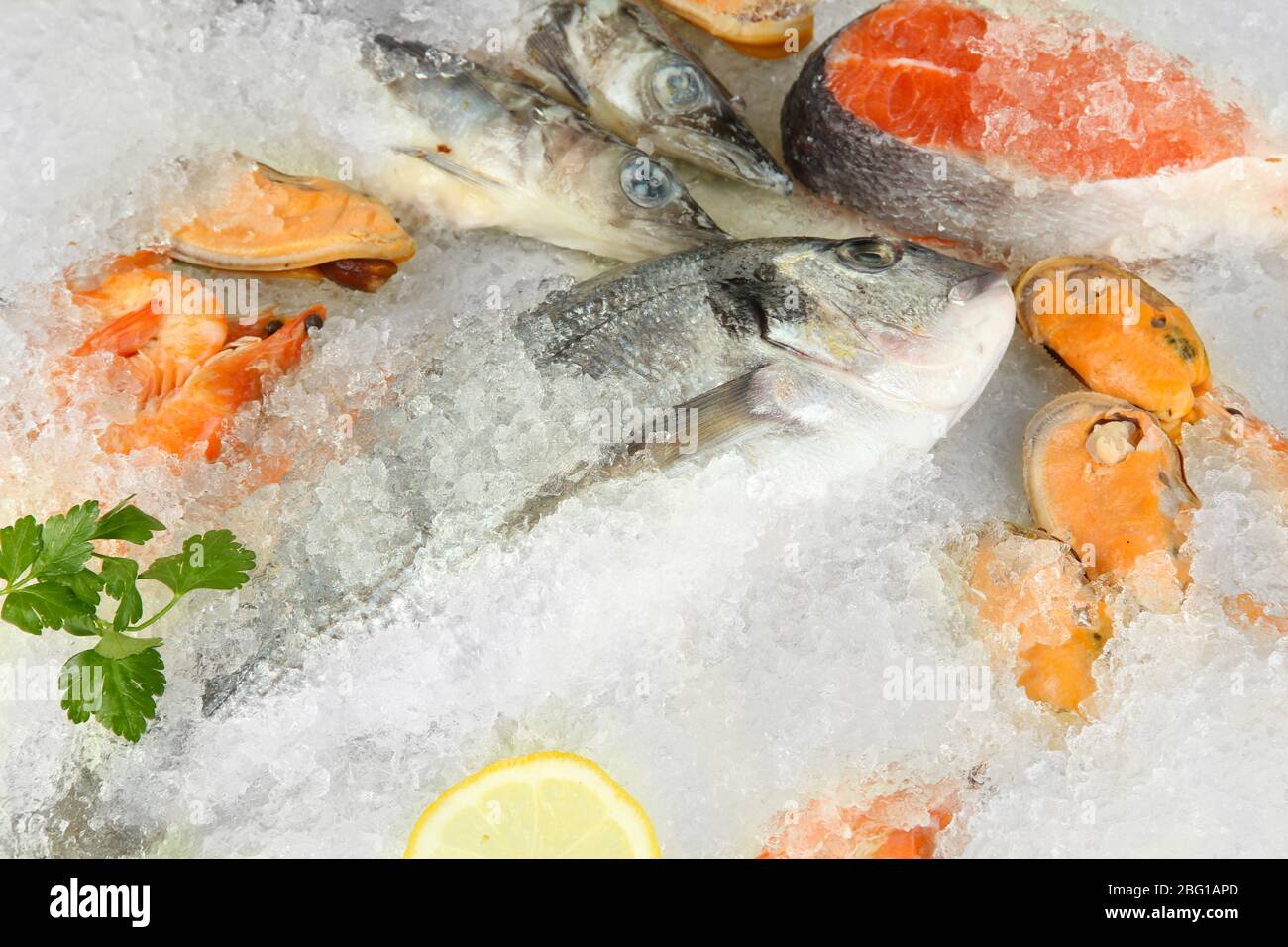 Fresh seafood on ice Stock Photo - Alamy