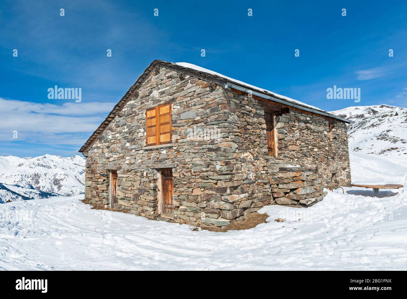 Traditional alpine mountain architecture hi-res stock photography and ...