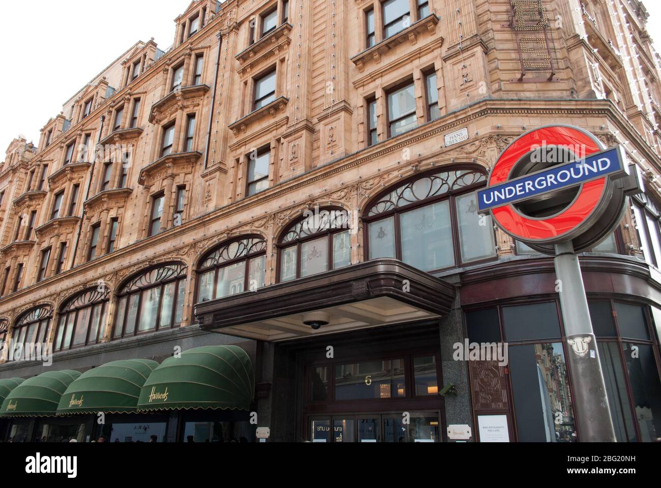 87 135 brompton rd hi-res stock photography and images - Alamy