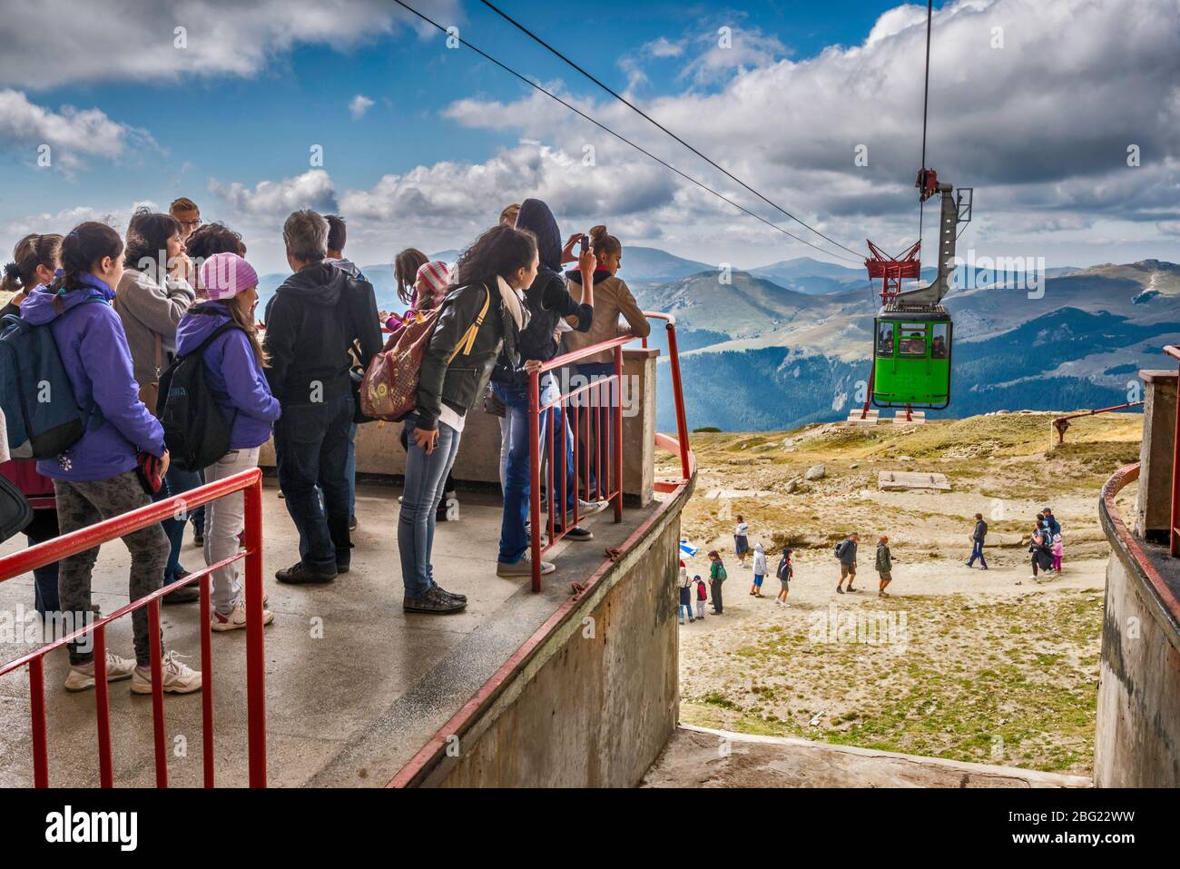 Pestera-Babele cable car arriving at Babele station, Bucegi Mountains ...