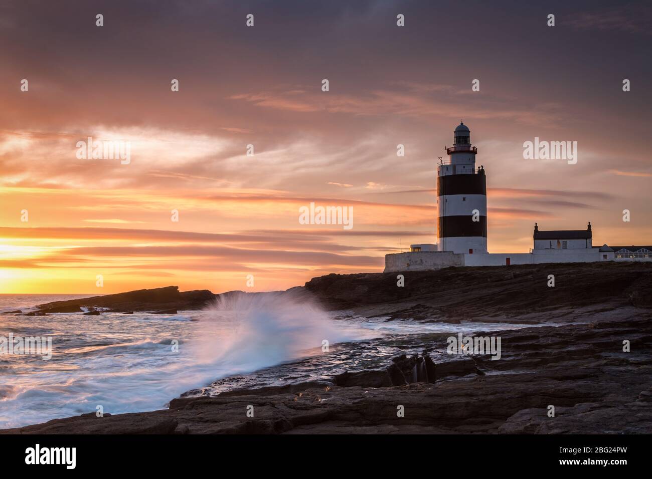 Hook head lighthouse ireland hi-res stock photography and images - Alamy