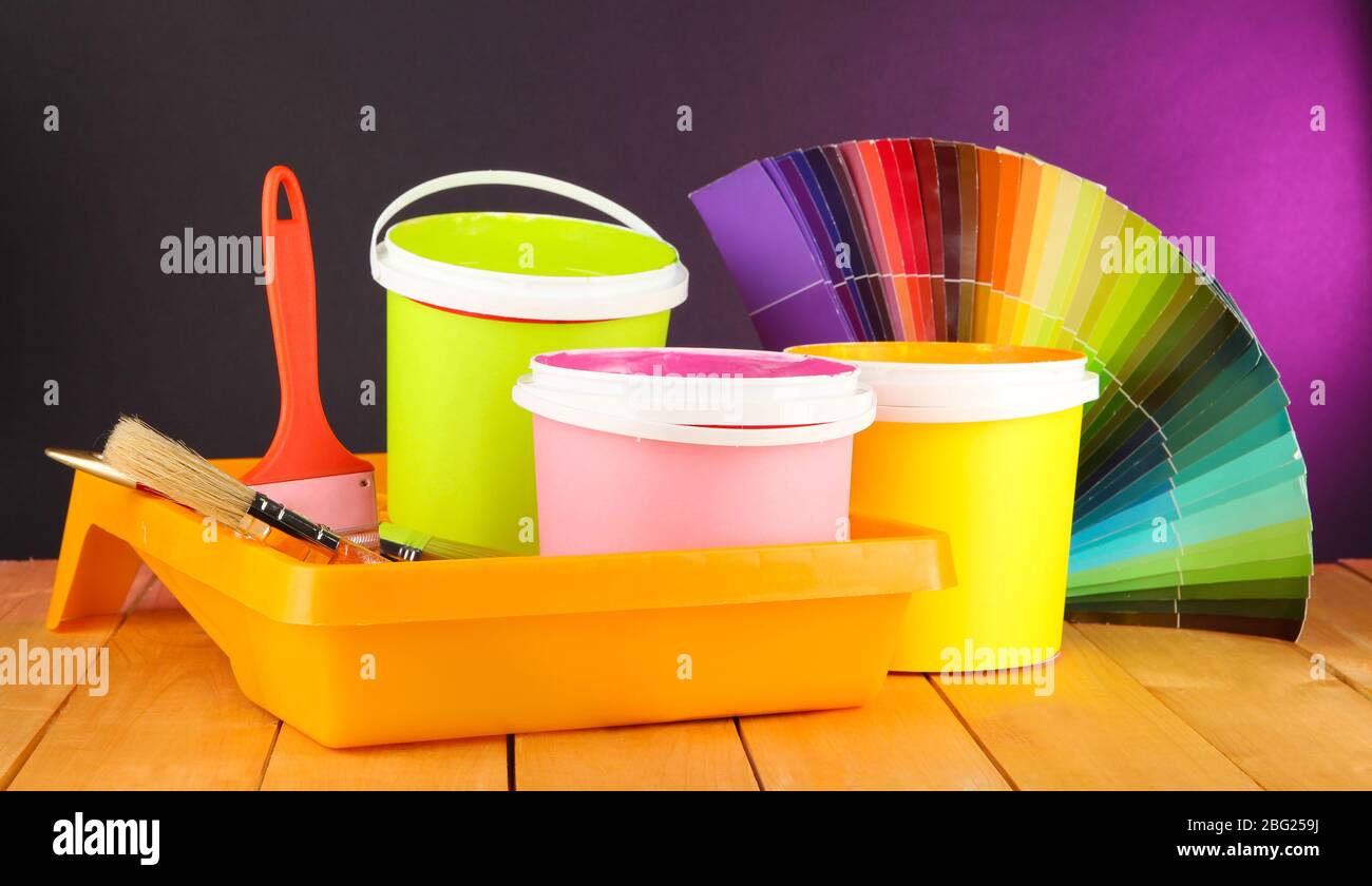 Table with pot of paintbrushes hi-res stock photography and images - Alamy