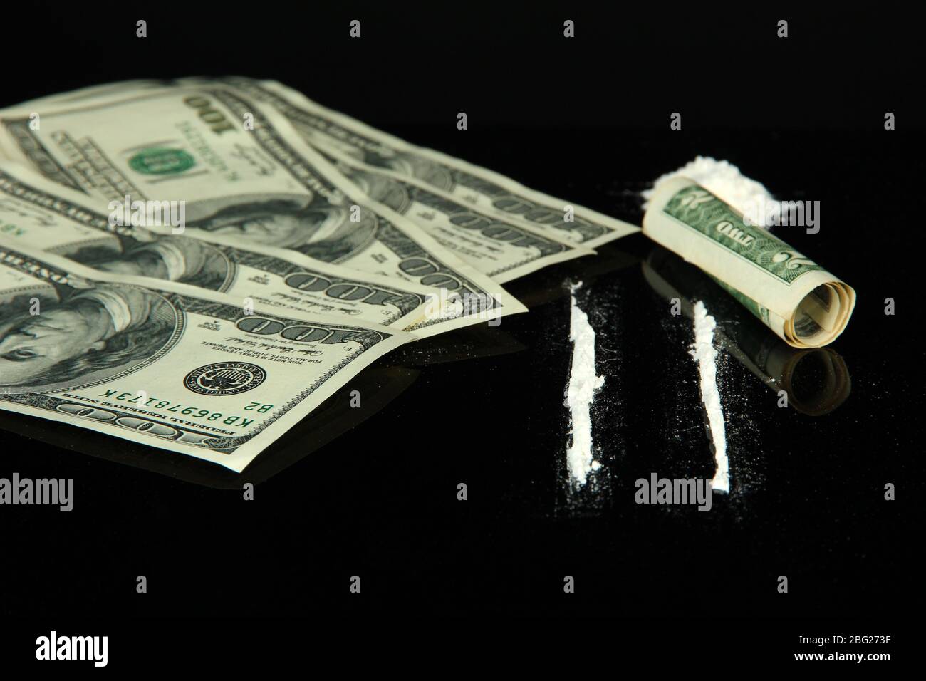 Rolled up note drugs hi-res stock photography and images - Alamy Rolled up note drugs hi-res stock photography and images - Alamy