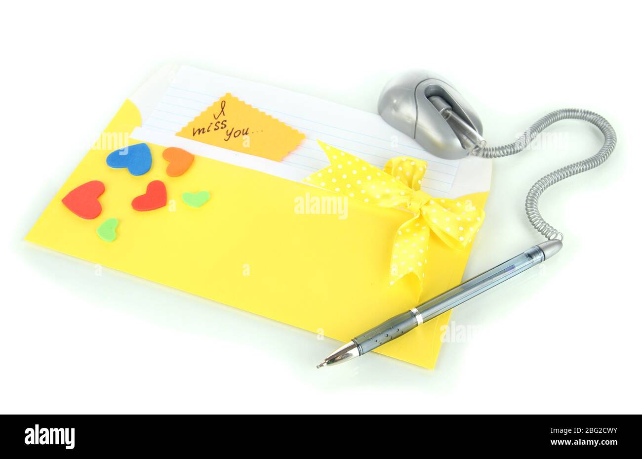 Note in envelope with pen isolated on white Stock Photo - Alamy