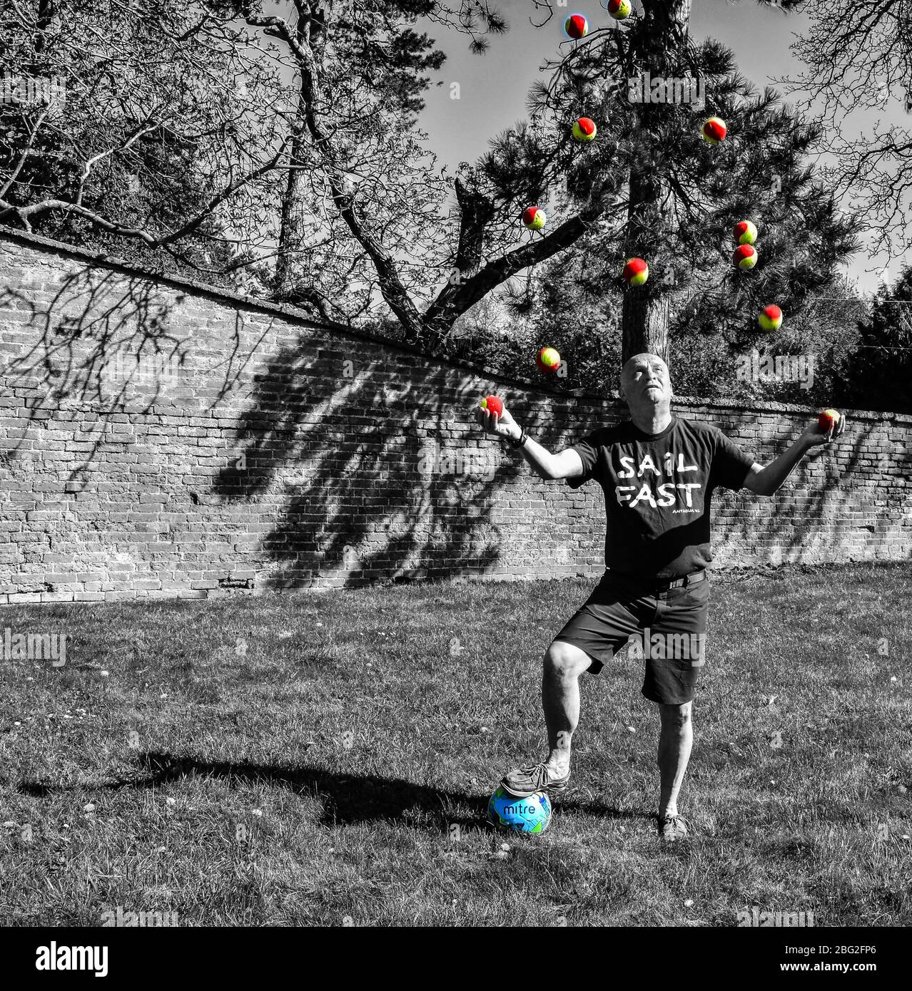 Self lock hi-res stock photography and images - Alamy