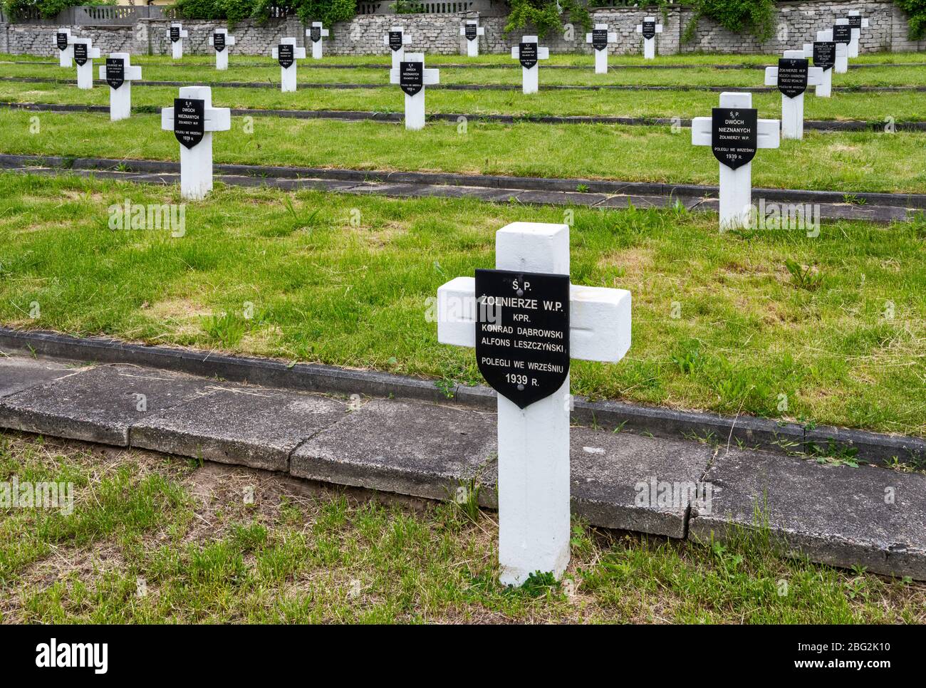 Ww2 graves cross hi-res stock photography and images - Alamy