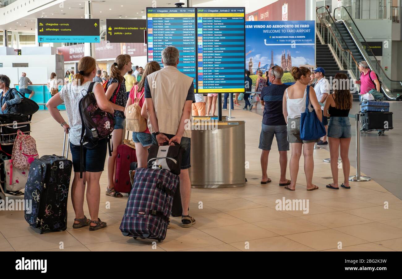 Family holiday airport luggage hi-res stock photography and images - Alamy