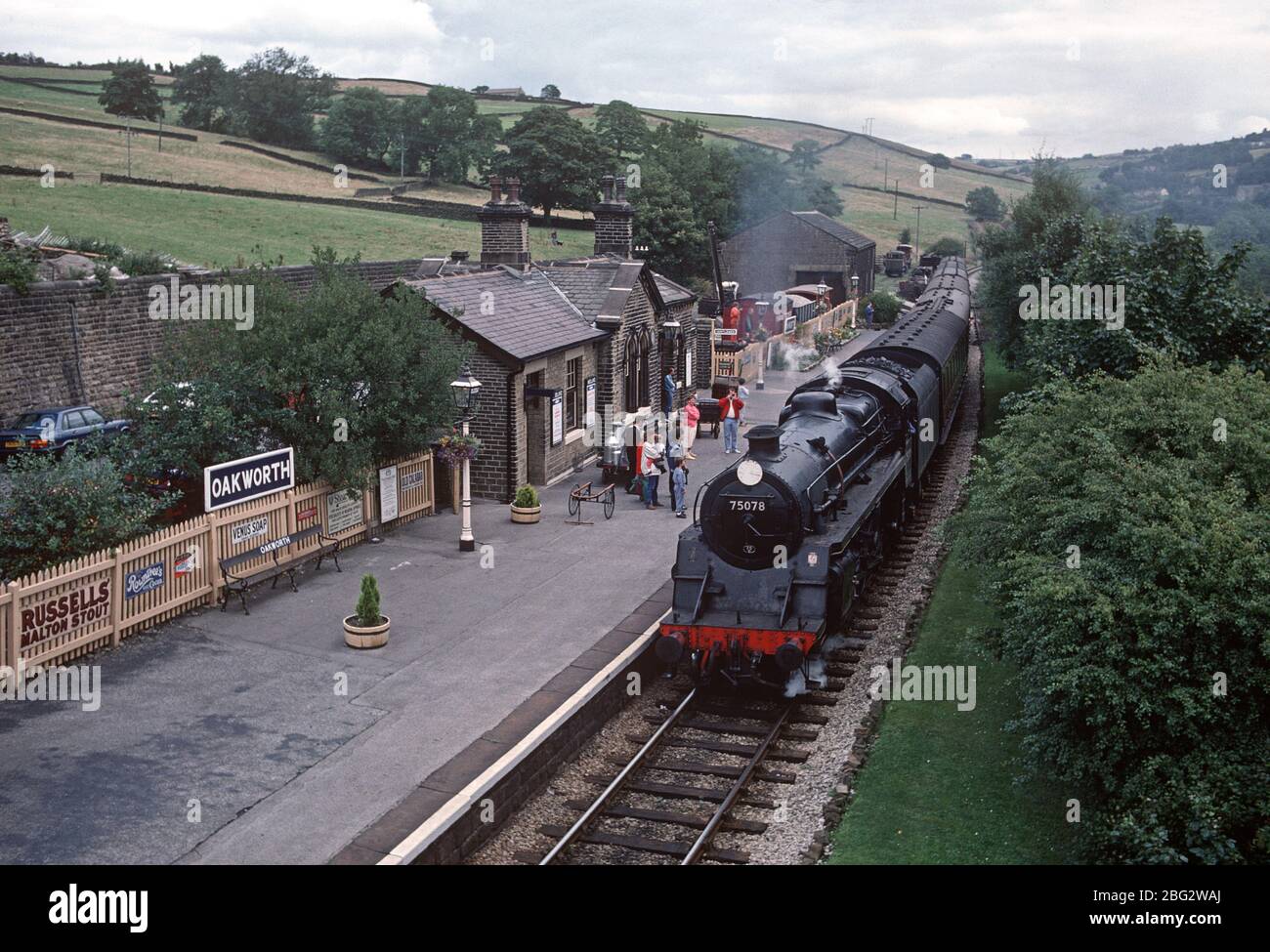 Oakworth Station on the heritage Keighley and Worth Valley Railway ...