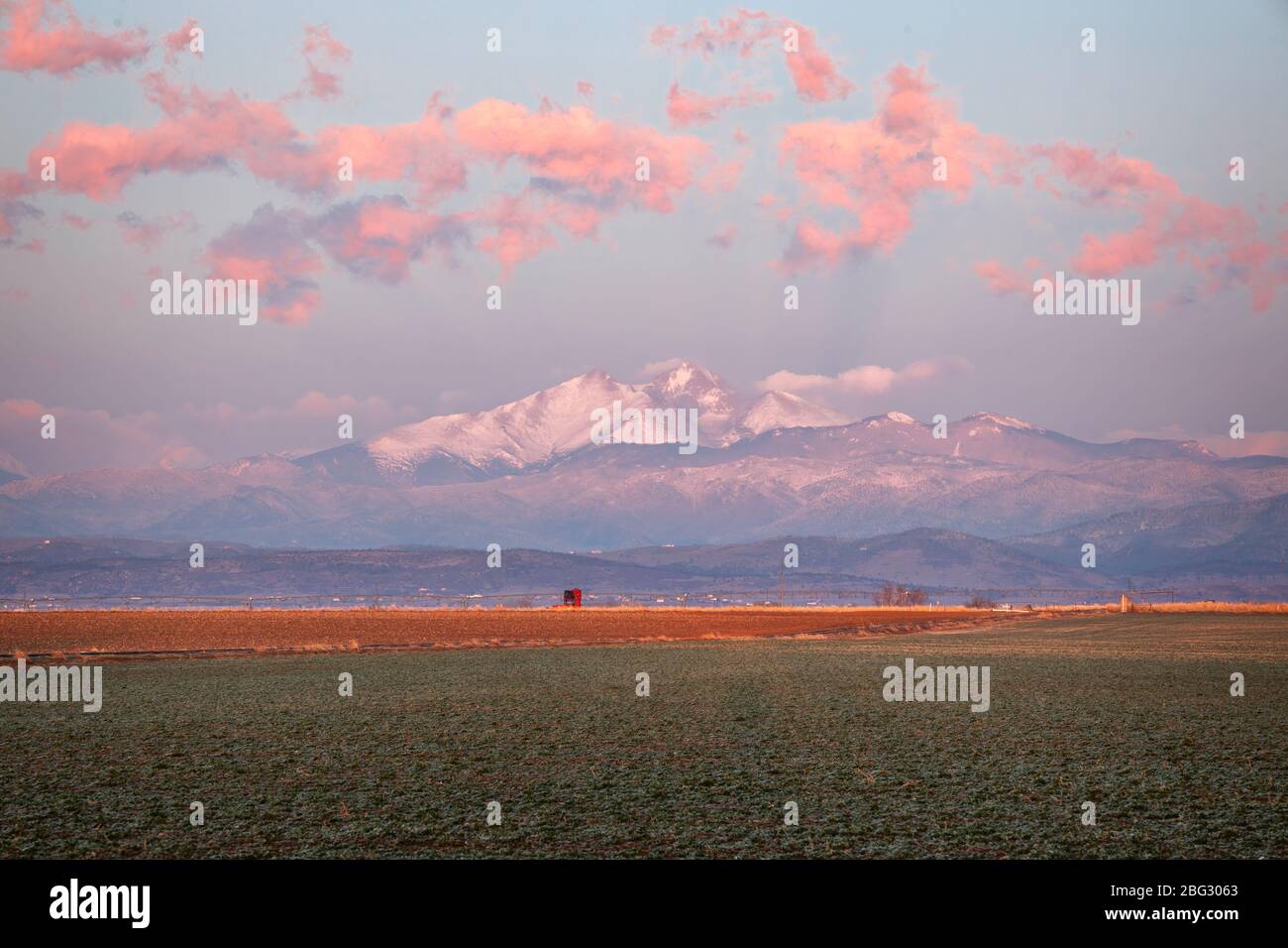A beautiful Spring morning along the Colorado Front range with a snow ...