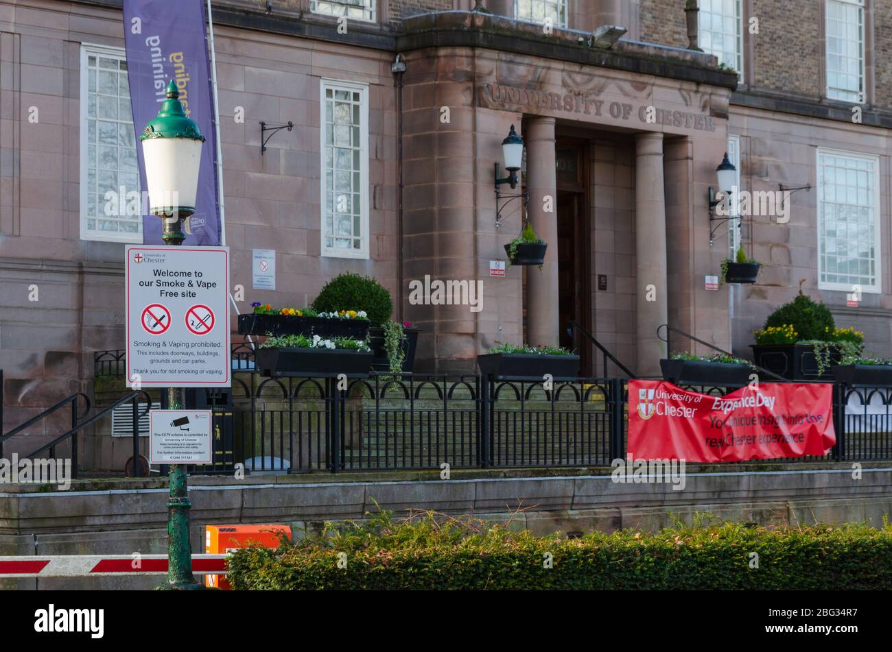 Smoke free town centre hi-res stock photography and images - Alamy