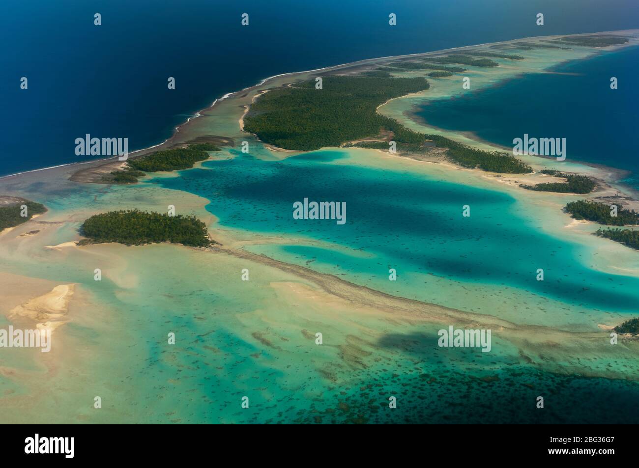 Aerial view of motu islands, Rangiroa, French Polynesia Stock Photo - Alamy