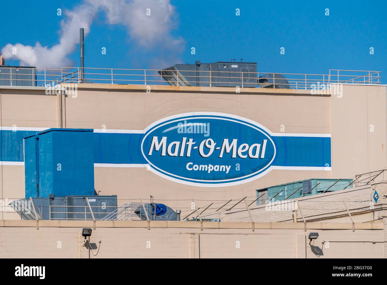 NORTHFIELD, MN/USA - APRIL 18, 2020: Malt-O-Meal manufacuting plant ...