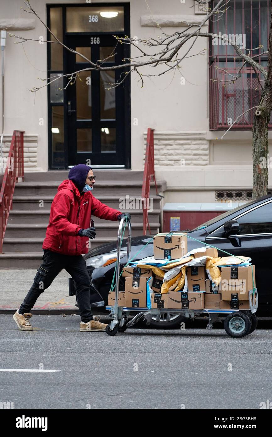 Amazon delivery man hi-res stock photography and images - Alamy