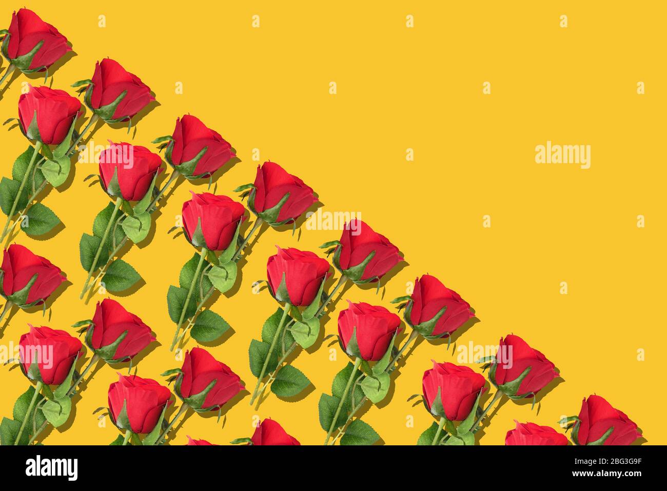 Vintage yellow roses wallpaper hi-res stock photography and images - Alamy
