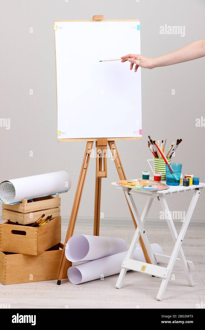 Drawing paint on lean white sheet in room Stock Photo - Alamy