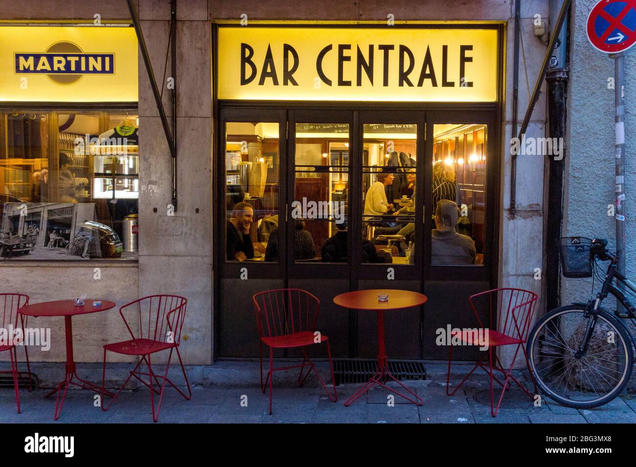 Marienplatz munich cafe hi-res stock photography and images - Alamy
