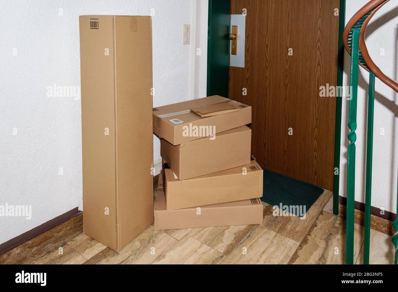 Delivered in a box hi-res stock photography and images - Alamy