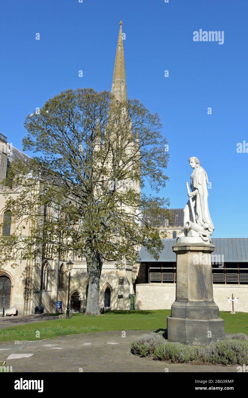 Statue of Lord Nelson in Norwich Cathedral Close, Norwich, UK Stock ...