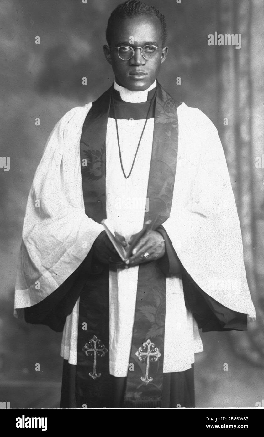 African american chaplain hi-res stock photography and images - Alamy