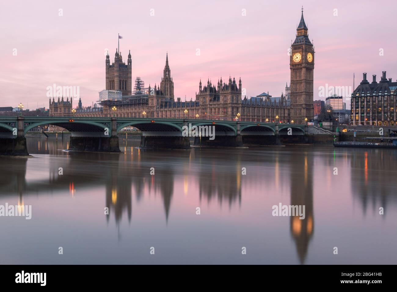 Houses of Parliament and Big Ben reflections in the river Thames ...
