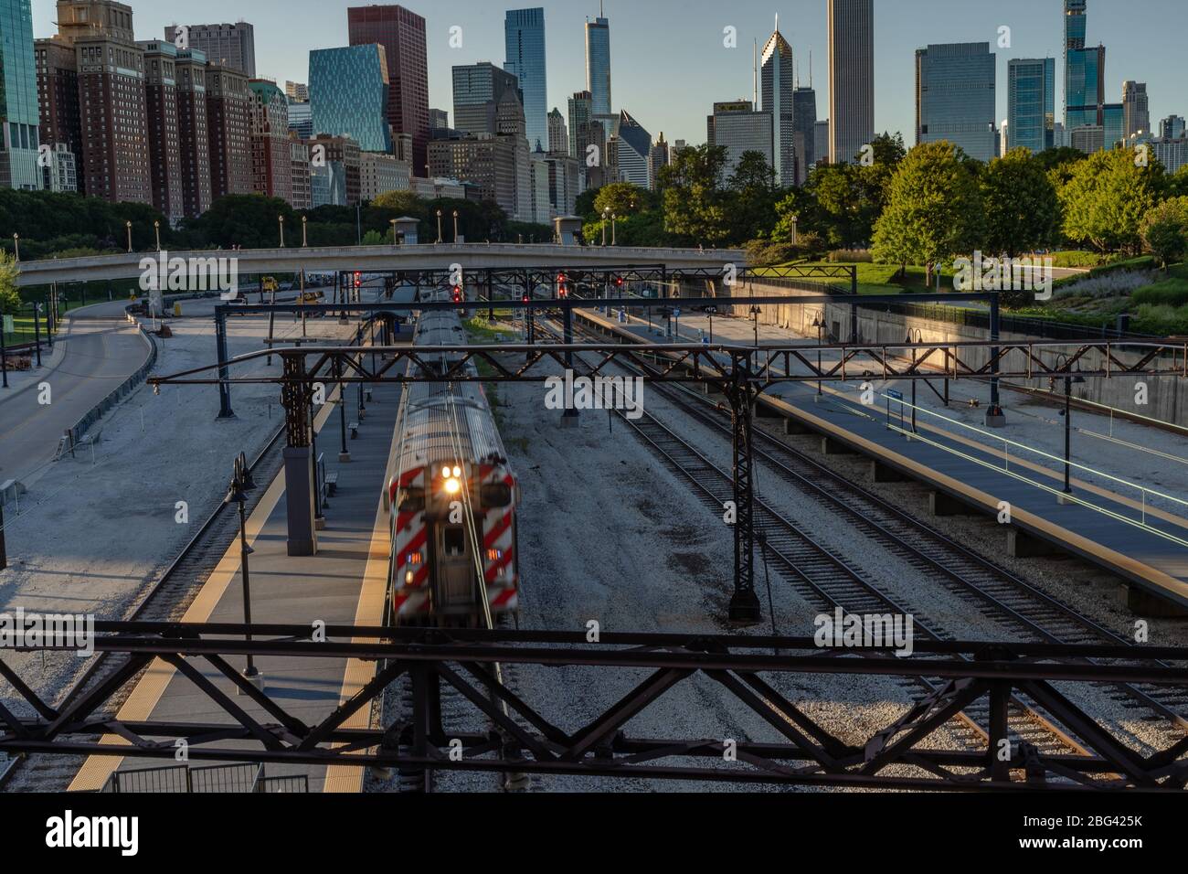 Chicago railway station exterior hi-res stock photography and images ...