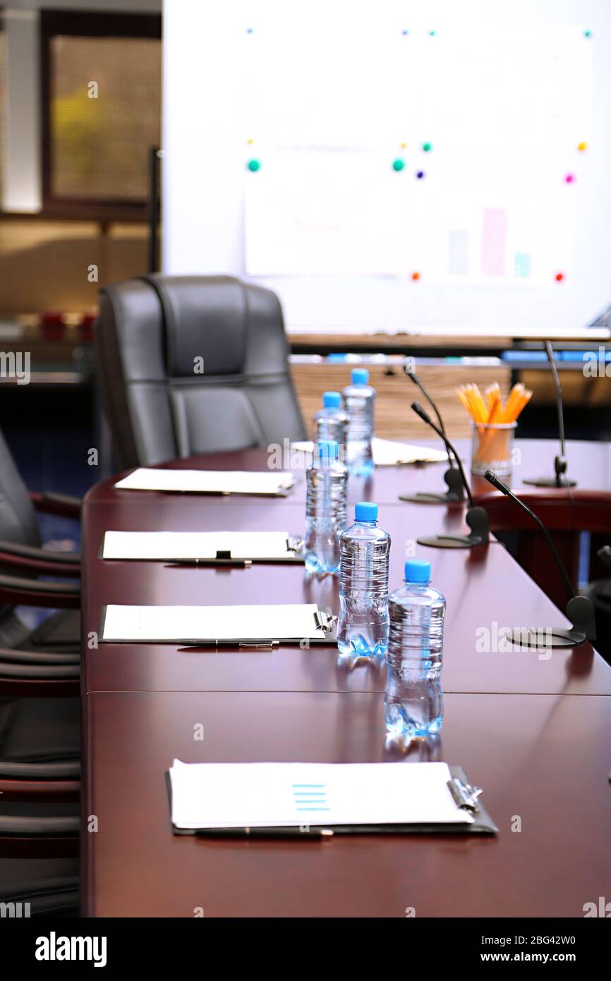 Interior of empty conference room Stock Photo - Alamy
