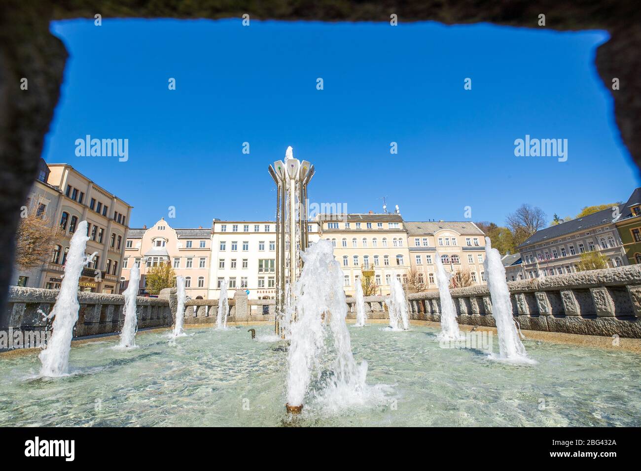 Sebnitz, Germany. 20th Apr, 2020. When the weather is fine, the city ...
