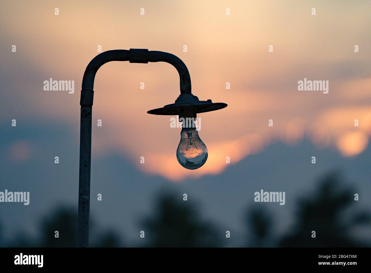 Beautiful sunset glow hi-res stock photography and images - Alamy